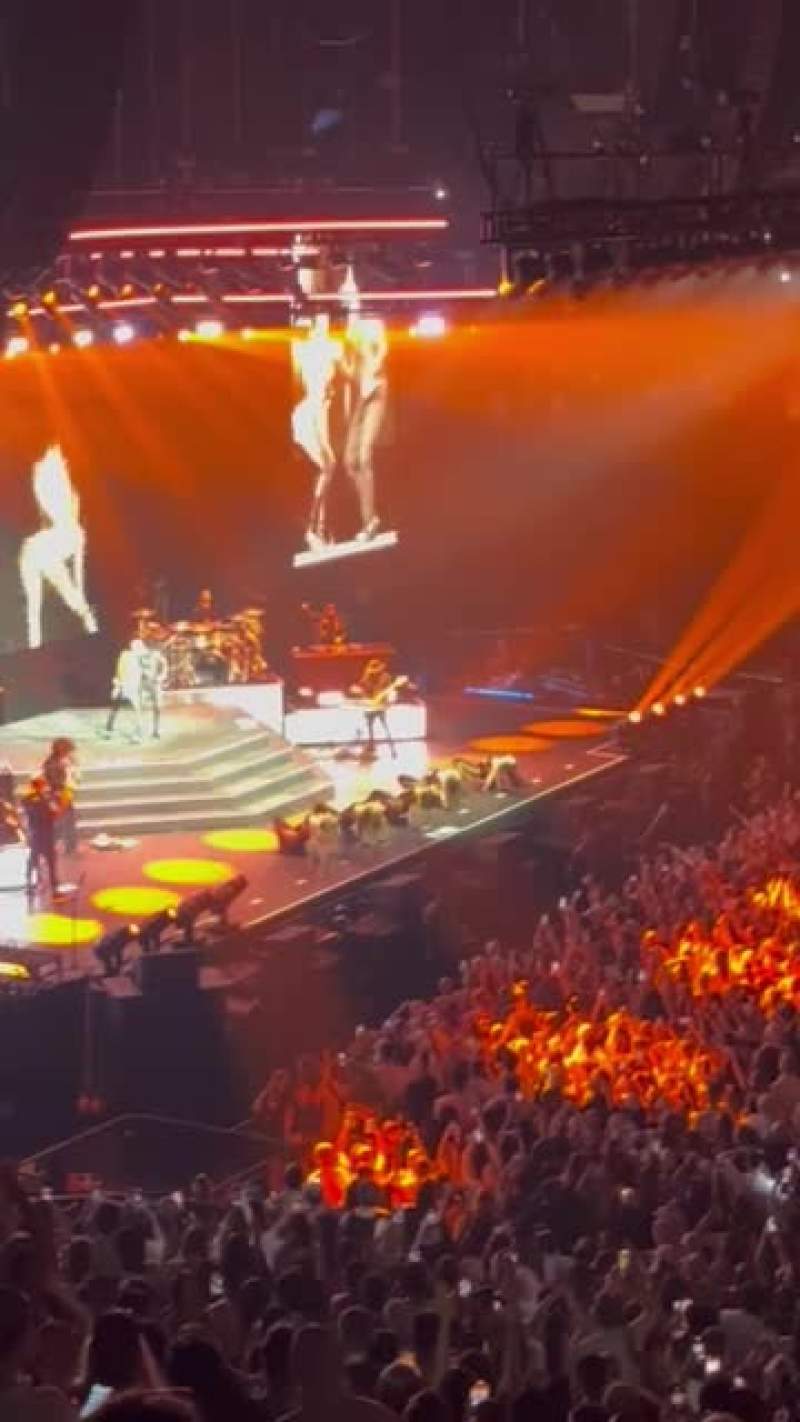 Pitbull Concert & Tour Photos