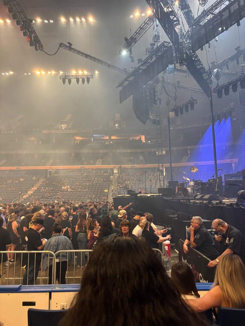 Deftones Concert & Tour Photos