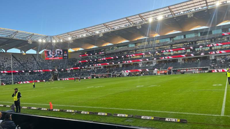 Can be in the shade during a day game at Commbank stadium. page1